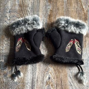 dene cree | Accessories | Dene Cree Fingerless Rabbit Fur Gloves | Poshmark